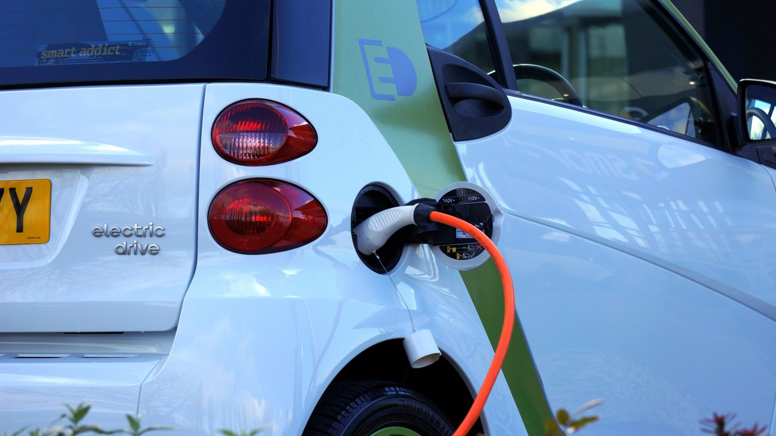 AC vs DC EV Charging: What's the Difference? - Bates Electric